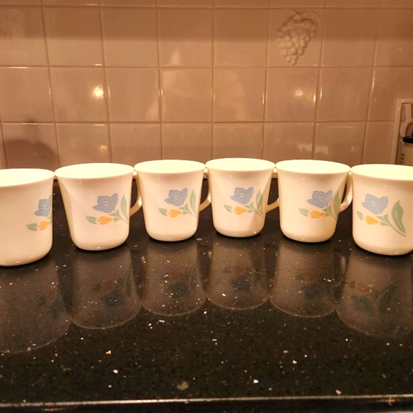 Corelle | Dining | Vintage Corning Corelle Friendship Mugs Set Of 7 ...